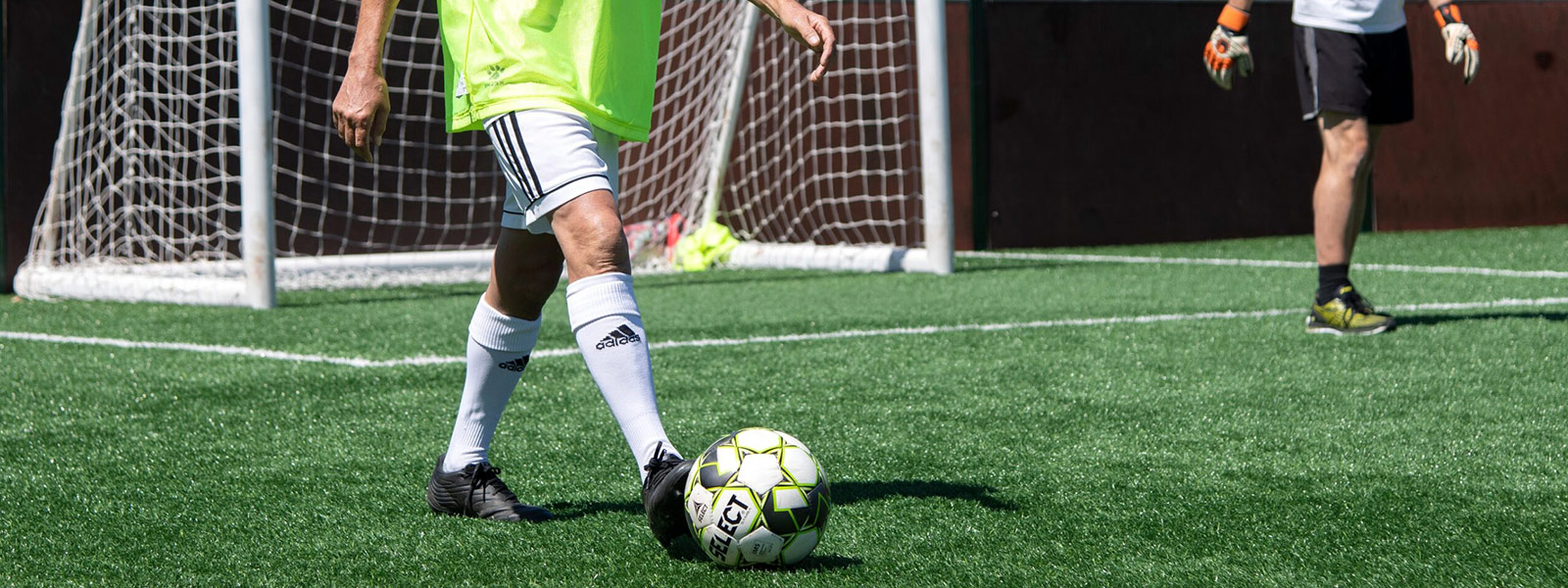 kick-it-walking - Kick It. football